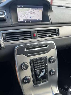 Brown Volvo V70 2013 in Ukmerge, with an engine capacity of 1.56 L and mileage of 249 thousand km for 5950 €, photo 12 on AUTOMOTO.COM.LV