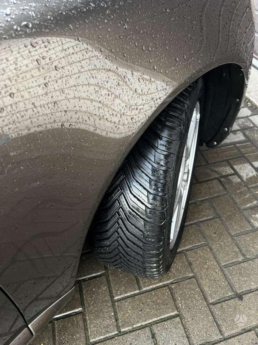 Brown Volvo V70 2013 in Ukmerge, with an engine capacity of 1.56 L and mileage of 249 thousand km for 5950 €, photo 16 on AUTOMOTO.COM.LV