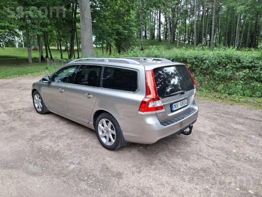 Brūns Volvo V70 2013 Valmiera, ar dzinēja tilpumu 2.00 L un nobraukumu 242 tūkst. km par 6804 €, foto 4 vietnē AUTOMOTO.COM.LV