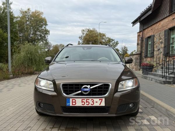 Brown Volvo V70 2013 in Rezekne, with an engine capacity of 2.00 L and mileage of 263 thousand km for 6490 €, photo 1 on AUTOMOTO.COM.LV