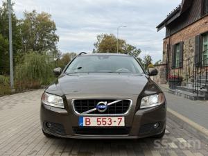 Brown Volvo V70 2013 in Rezekne, with an engine capacity of 2.00 L and mileage of 263 thousand km for 6490 €, photo 1 on AUTOMOTO.COM.LV