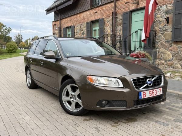 Brown Volvo V70 2013 in Rezekne, with an engine capacity of 2.00 L and mileage of 263 thousand km for 6490 €, photo 3 on AUTOMOTO.COM.LV
