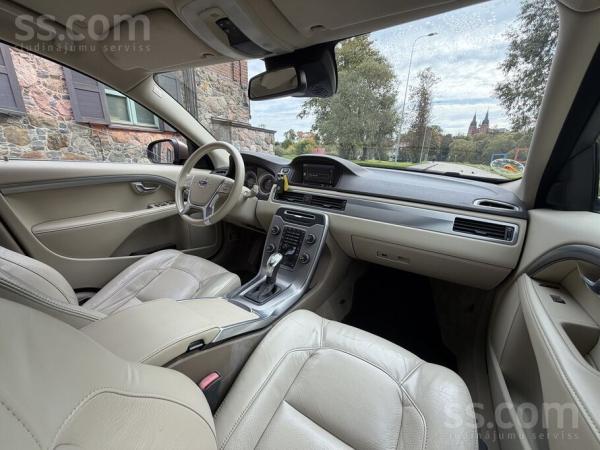 Brown Volvo V70 2013 in Rezekne, with an engine capacity of 2.00 L and mileage of 263 thousand km for 6490 €, photo 8 on AUTOMOTO.COM.LV