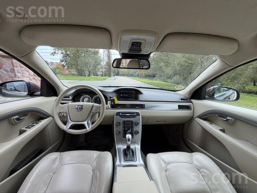 Brown Volvo V70 2013 in Rezekne, with an engine capacity of 2.00 L and mileage of 263 thousand km for 6490 €, photo 10 on AUTOMOTO.COM.LV