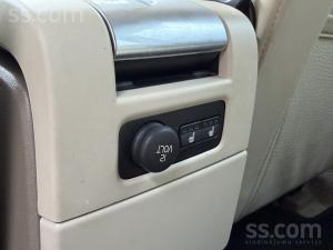 Brown Volvo V70 2013 in Rezekne, with an engine capacity of 2.00 L and mileage of 263 thousand km for 6490 €, photo 16 on AUTOMOTO.COM.LV