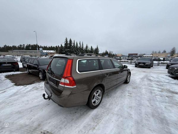 Brūns Volvo V70 2014 Utena, ar dzinēja tilpumu 1.98 L un nobraukumu 207 tūkst. km par 6700 €, foto 6 vietnē AUTOMOTO.COM.LV