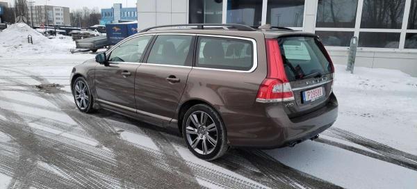 Brūns Volvo V70 2014 Klaipėda, ar dzinēja tilpumu 2.40 L un nobraukumu 270 tūkst. km par 9600 €, foto 4 vietnē AUTOMOTO.COM.LV