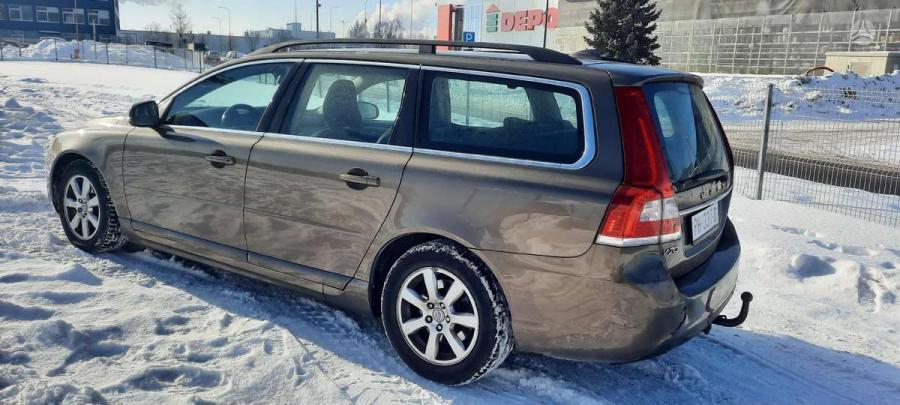 Brown Volvo V70 2014 in Kaunas, with an engine capacity of 1.56 L and mileage of 254 thousand km for 5290 €, photo 4 on AUTOMOTO.COM.LV