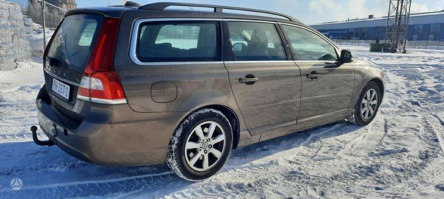 Brown Volvo V70 2014 in Kaunas, with an engine capacity of 1.56 L and mileage of 254 thousand km for 5290 €, photo 8 on AUTOMOTO.COM.LV