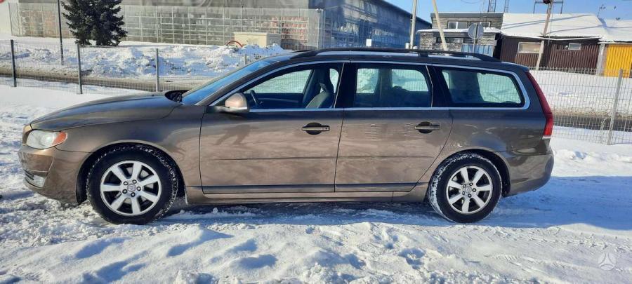 Brown Volvo V70 2014 in Kaunas, with an engine capacity of 1.56 L and mileage of 254 thousand km for 5290 €, photo 14 on AUTOMOTO.COM.LV