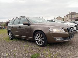 Brown Volvo V70 2014 in Sakiai, with an engine capacity of 2.00 L and mileage of 331 thousand km for 6300 €, photo 4 on AUTOMOTO.COM.LV
