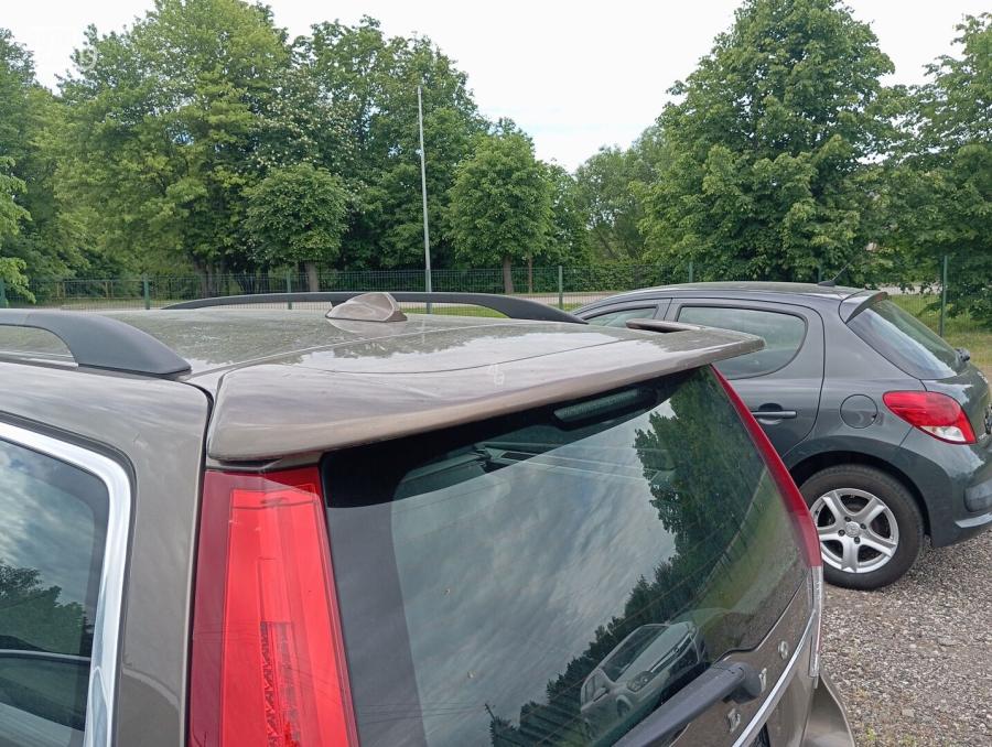Brown Volvo V70 2014 in Sakiai, with an engine capacity of 2.00 L and mileage of 331 thousand km for 6300 €, photo 8 on AUTOMOTO.COM.LV