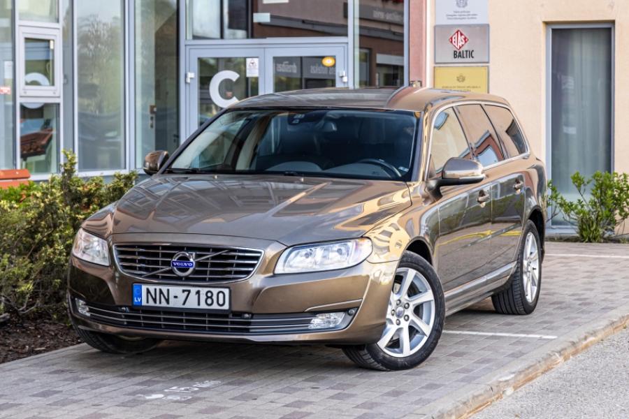 Brūns Volvo V70 2014 Rīga, ar dzinēja tilpumu 2.00 L un nobraukumu 289 tūkst. km par 7990 €, foto 1 vietnē AUTOMOTO.COM.LV