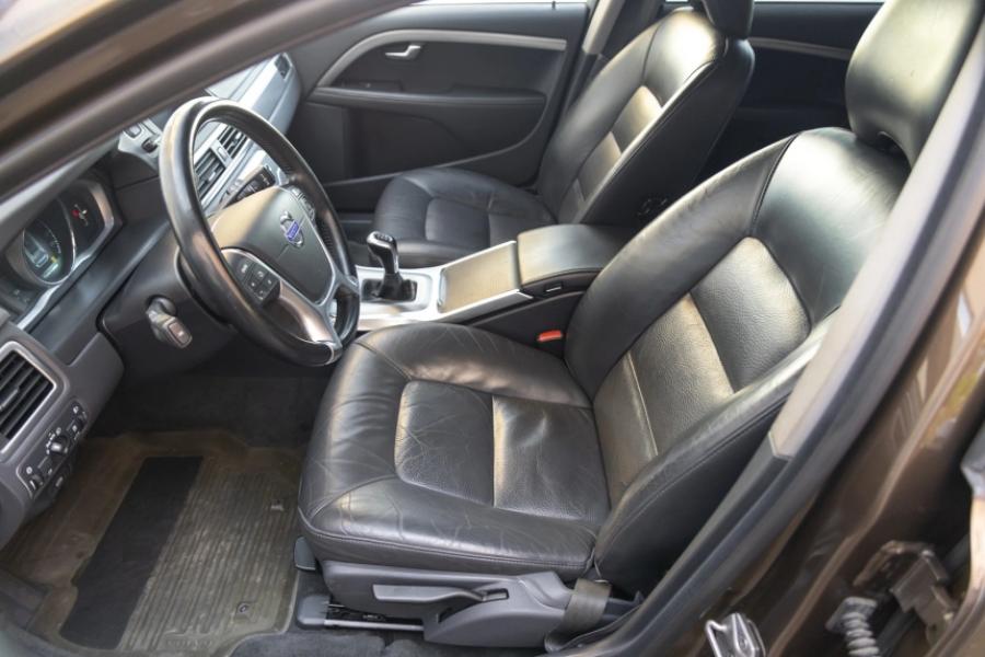Brūns Volvo V70 2014 Rīga, ar dzinēja tilpumu 2.00 L un nobraukumu 289 tūkst. km par 7990 €, foto 7 vietnē AUTOMOTO.COM.LV