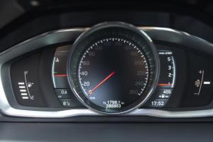 Brūns Volvo V70 2014 Rīga, ar dzinēja tilpumu 2.00 L un nobraukumu 289 tūkst. km par 7990 €, foto 11 vietnē AUTOMOTO.COM.LV