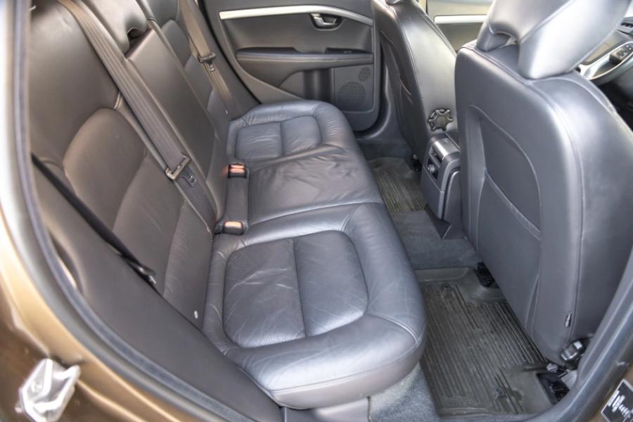 Brūns Volvo V70 2014 Rīga, ar dzinēja tilpumu 2.00 L un nobraukumu 289 tūkst. km par 7990 €, foto 15 vietnē AUTOMOTO.COM.LV