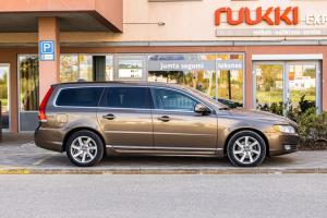 Brūns Volvo V70 2014 Rīga, ar dzinēja tilpumu 2.00 L un nobraukumu 289 tūkst. km par 7990 €, foto 17 vietnē AUTOMOTO.COM.LV