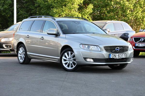 Brūns Volvo V70 2014 Jelgava, ar dzinēja tilpumu 2.00 L un nobraukumu 292 tūkst. km par 8250 €, foto 3 vietnē AUTOMOTO.COM.LV