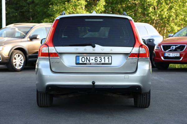 Brūns Volvo V70 2014 Jelgava, ar dzinēja tilpumu 2.00 L un nobraukumu 292 tūkst. km par 8250 €, foto 5 vietnē AUTOMOTO.COM.LV