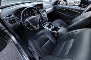 Brūns Volvo V70 2014 Jelgava, ar dzinēja tilpumu 2.00 L un nobraukumu 292 tūkst. km par 8250 €, foto 9 vietnē AUTOMOTO.COM.LV