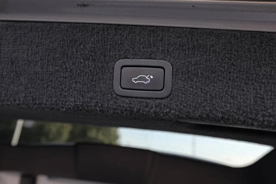 Brūns Volvo V70 2014 Jelgava, ar dzinēja tilpumu 2.00 L un nobraukumu 292 tūkst. km par 8250 €, foto 24 vietnē AUTOMOTO.COM.LV