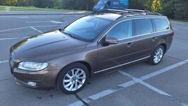 Brown Volvo V70 2014 in Panevezys, with an engine capacity of 1.97 L and mileage of 334 thousand km for 8100 €, photo 1 on AUTOMOTO.COM.LV
