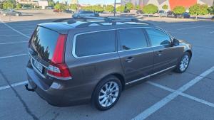 Brown Volvo V70 2014 in Panevezys, with an engine capacity of 1.97 L and mileage of 334 thousand km for 8100 €, photo 6 on AUTOMOTO.COM.LV