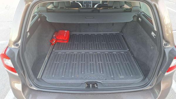 Brown Volvo V70 2014 in Panevezys, with an engine capacity of 1.97 L and mileage of 334 thousand km for 8100 €, photo 8 on AUTOMOTO.COM.LV