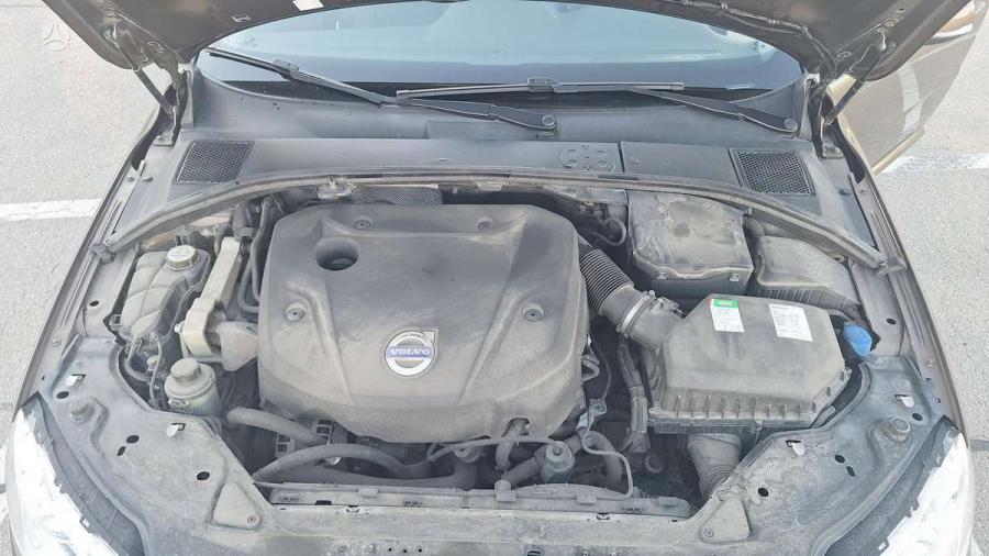 Brown Volvo V70 2014 in Panevezys, with an engine capacity of 1.97 L and mileage of 334 thousand km for 8100 €, photo 24 on AUTOMOTO.COM.LV