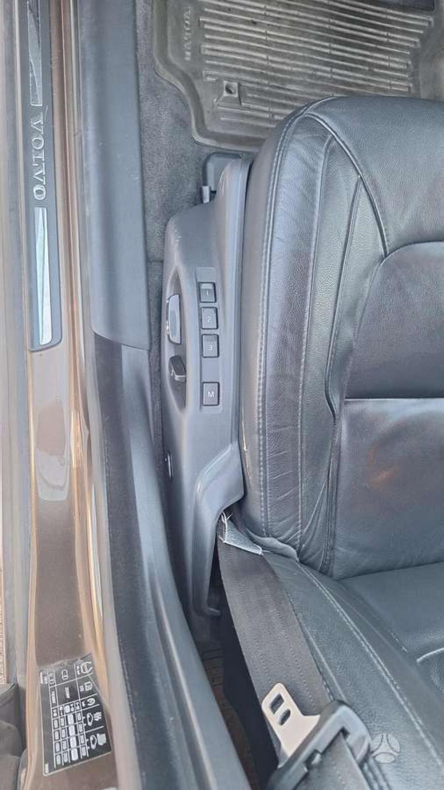 Brown Volvo V70 2014 in Panevezys, with an engine capacity of 1.97 L and mileage of 334 thousand km for 8100 €, photo 27 on AUTOMOTO.COM.LV