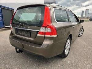 Brown Volvo V70 2014 in Kaunas, with an engine capacity of 1.56 L and mileage of 250 thousand km for 5990 €, photo 8 on AUTOMOTO.COM.LV