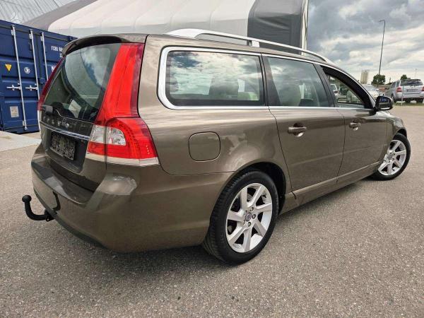Brūns Volvo V70 2014 Kauņa, ar dzinēja tilpumu 1.56 L un nobraukumu 250 tūkst. km par 5990 €, foto 9 vietnē AUTOMOTO.COM.LV