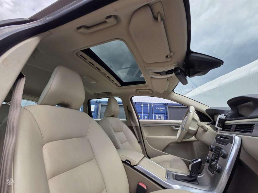 Brown Volvo V70 2014 in Kaunas, with an engine capacity of 1.56 L and mileage of 250 thousand km for 5990 €, photo 17 on AUTOMOTO.COM.LV