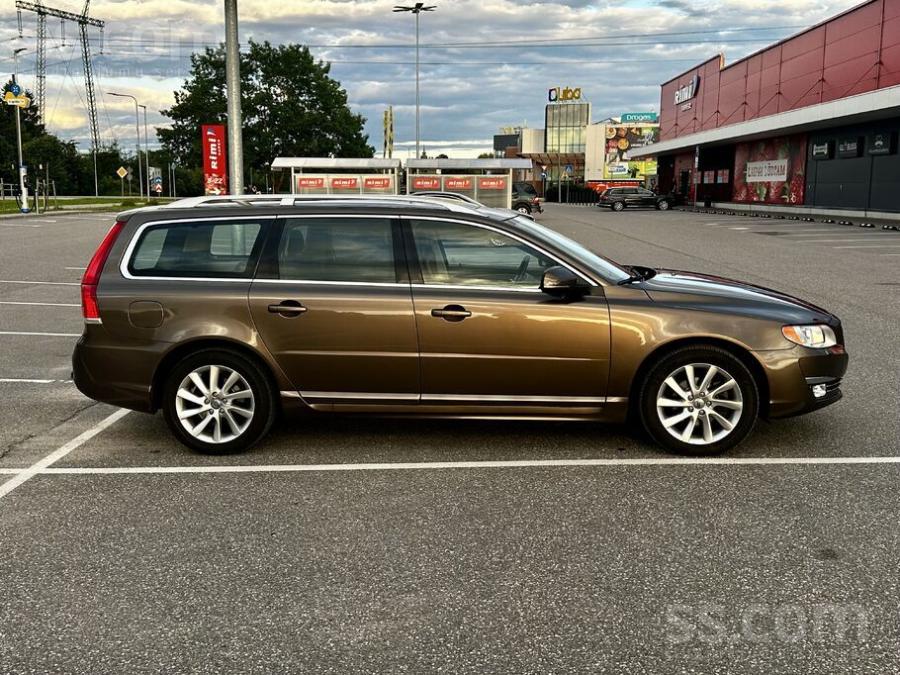 Brūns Volvo V70 2014 Rīga, ar dzinēja tilpumu 2.00 L un nobraukumu 286 tūkst. km par 10500 €, foto 3 vietnē AUTOMOTO.COM.LV