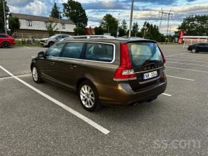 Brūns Volvo V70 2014 Rīga, ar dzinēja tilpumu 2.00 L un nobraukumu 286 tūkst. km par 10500 €, foto 7 vietnē AUTOMOTO.COM.LV