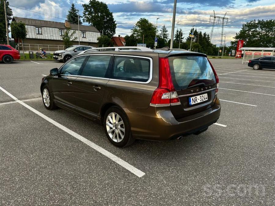 Brūns Volvo V70 2014 Rīga, ar dzinēja tilpumu 2.00 L un nobraukumu 286 tūkst. km par 10500 €, foto 7 vietnē AUTOMOTO.COM.LV