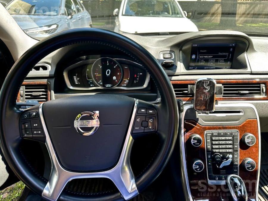 Brūns Volvo V70 2014 Rīga, ar dzinēja tilpumu 2.00 L un nobraukumu 286 tūkst. km par 10500 €, foto 12 vietnē AUTOMOTO.COM.LV