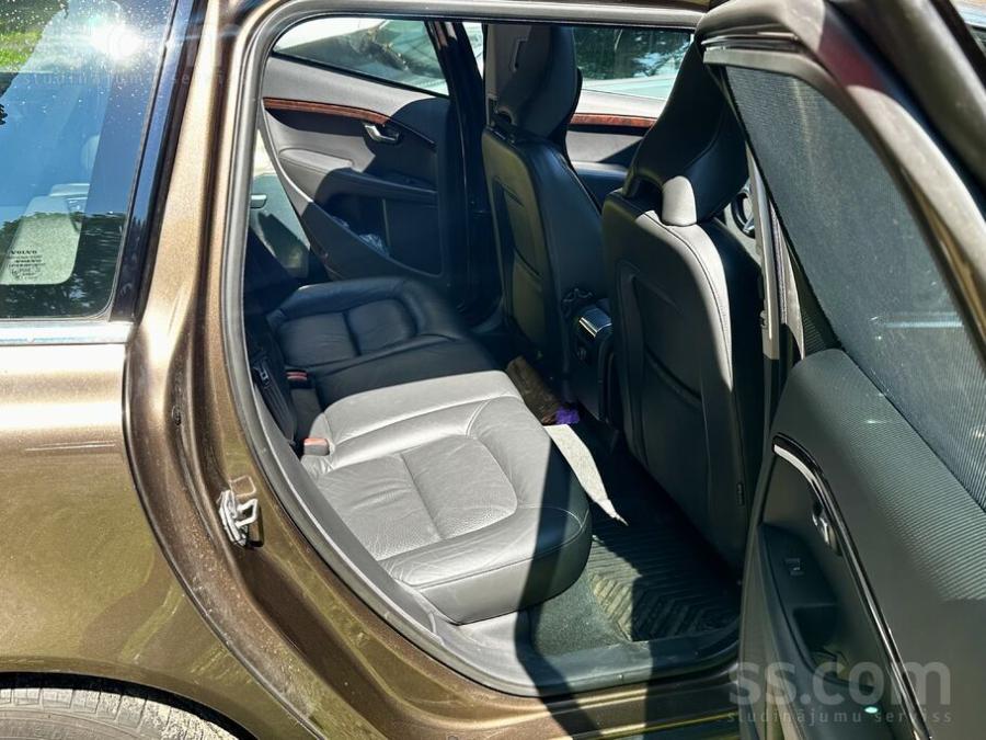 Brūns Volvo V70 2014 Rīga, ar dzinēja tilpumu 2.00 L un nobraukumu 286 tūkst. km par 10500 €, foto 17 vietnē AUTOMOTO.COM.LV