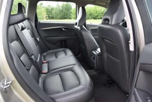 Brown Volvo V70 2014 in Vilnius, with an engine capacity of 1.56 L and mileage of 236 thousand km for 5999 €, photo 13 on AUTOMOTO.COM.LV