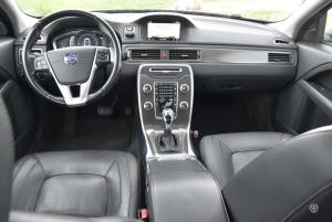 Brown Volvo V70 2014 in Vilnius, with an engine capacity of 1.56 L and mileage of 236 thousand km for 5999 €, photo 16 on AUTOMOTO.COM.LV