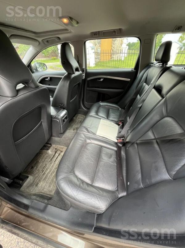 Brown Volvo V70 2014 in Kraslava, with an engine capacity of 2.00 L and mileage of 295 thousand km for 5000 €, photo 8 on AUTOMOTO.COM.LV