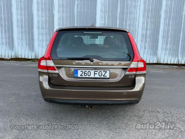 Brown Volvo V70 2014 in Paide, with an engine capacity of 2.00 L and mileage of 277 thousand km for 8890 €, photo 7 on AUTOMOTO.COM.LV