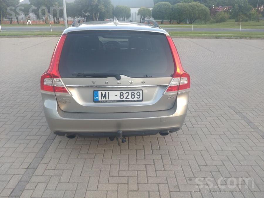 Brūns Volvo V70 2014 Rīga, ar dzinēja tilpumu 2.00 L un nobraukumu 267 tūkst. km par 7500 €, foto 7 vietnē AUTOMOTO.COM.LV