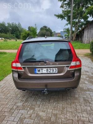 Brūns Volvo V70 2014 Gulbene, ar dzinēja tilpumu 2.00 L un nobraukumu 211 tūkst. km par 5000 €, foto 3 vietnē AUTOMOTO.COM.LV