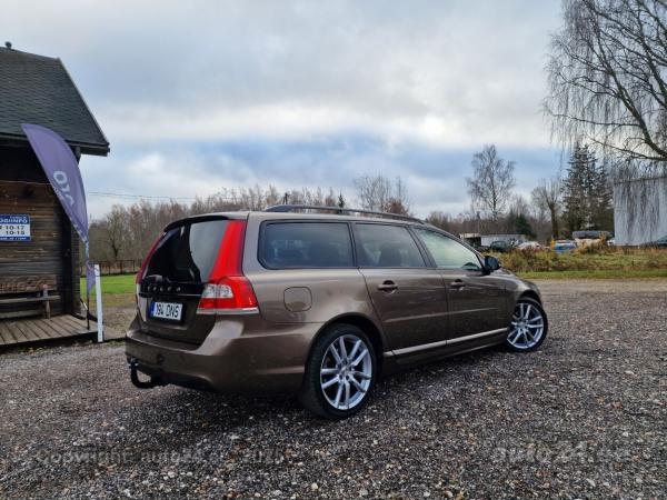 Brown Volvo V70 2015 in Tartu, with an engine capacity of 2.00 L and mileage of 230 thousand km for 9290 €, photo 11 on AUTOMOTO.COM.LV