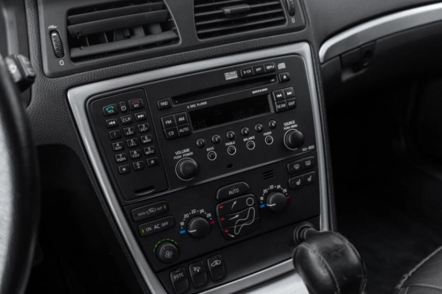 Volvo V70 2005 Rīga, ar dzinēja tilpumu 2.40 L un nobraukumu 0 tūkst. km par 2900 €, foto 17 vietnē AUTOMOTO.COM.LV