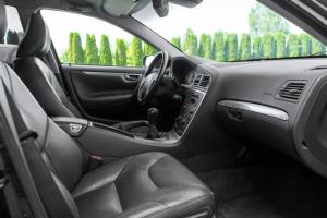 Volvo V70 2005 Rīga, ar dzinēja tilpumu 2.40 L un nobraukumu 0 tūkst. km par 2900 €, foto 19 vietnē AUTOMOTO.COM.LV