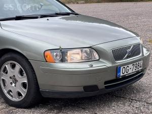 Зеленый Вольво В70 2005 в Рига, объемом двигателя 2.40 л и пробегом 299 тыс. км за 2800 €, фото 4 на AUTOMOTO.COM.LV