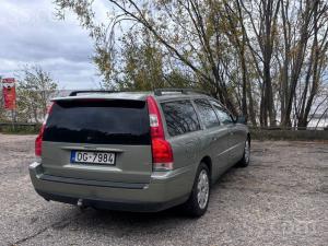 Зеленый Вольво В70 2005 в Рига, объемом двигателя 2.40 л и пробегом 299 тыс. км за 2800 €, фото 6 на AUTOMOTO.COM.LV