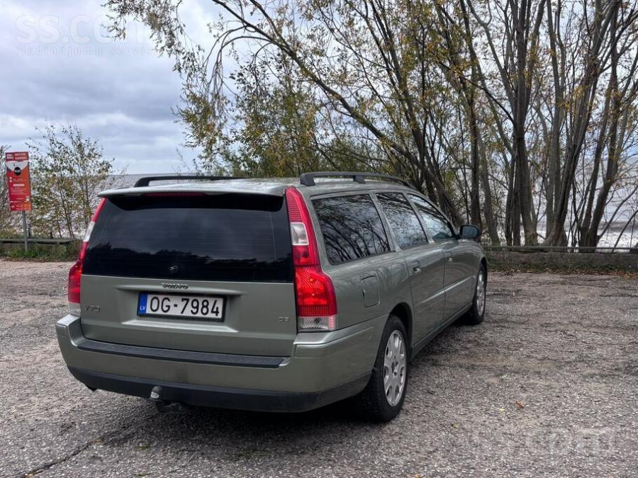 Зеленый Вольво В70 2005 в Рига, объемом двигателя 2.40 л и пробегом 299 тыс. км за 2800 €, фото 6 на AUTOMOTO.COM.LV